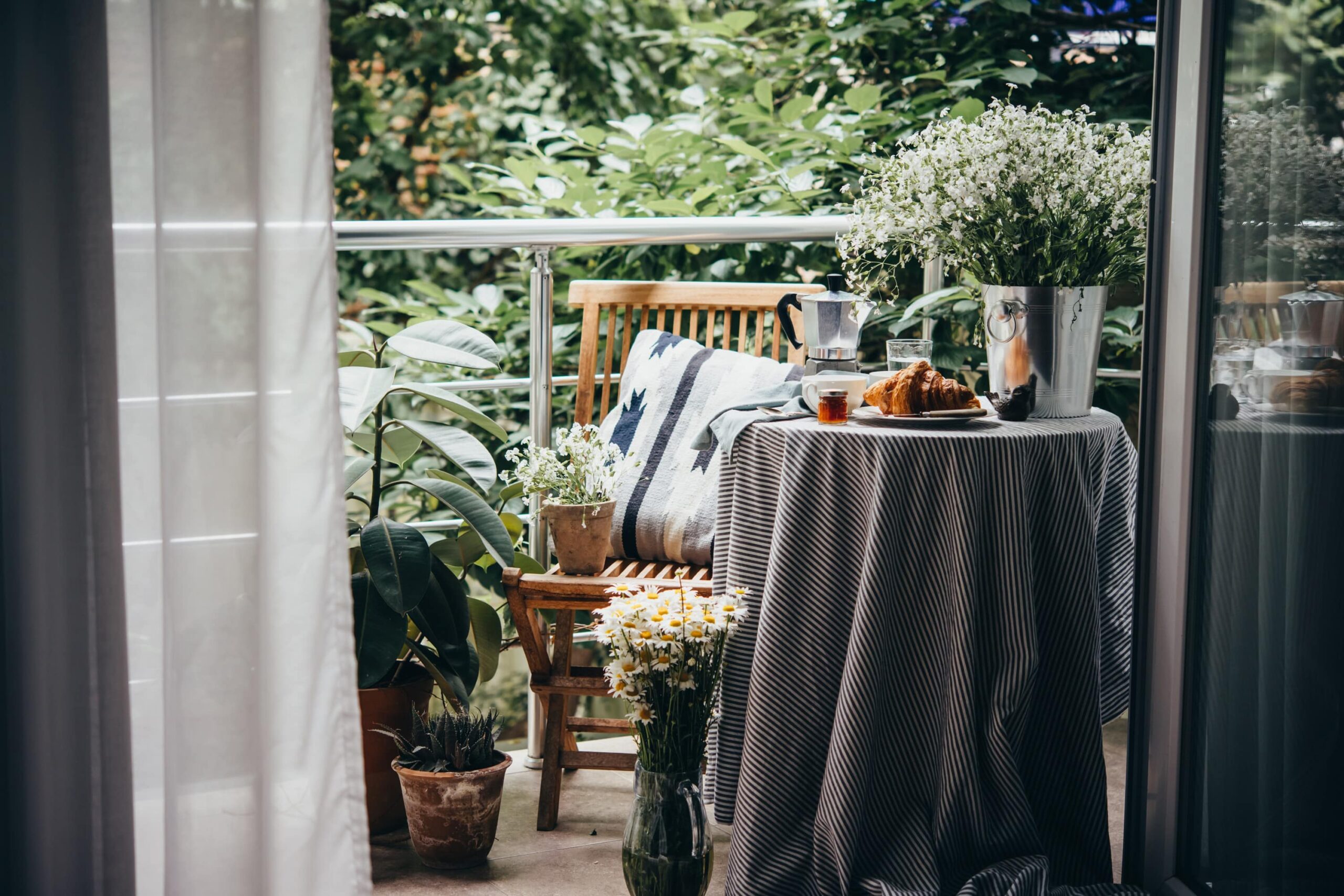 Klein terras inrichten: 6 voorbeelden [Inspiratie]