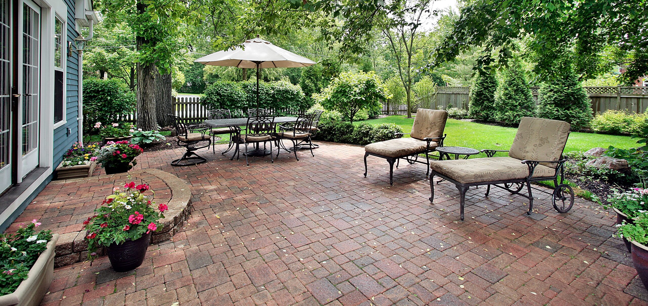 Overdekt terras: Materiaalsoorten constructie en dak & Prijzen